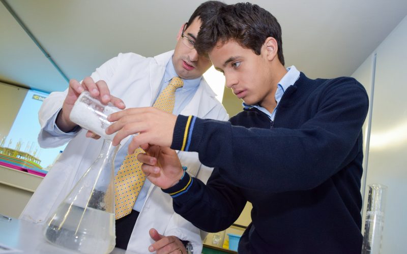 Prácticas de laboratorio con método científico | Tajamar